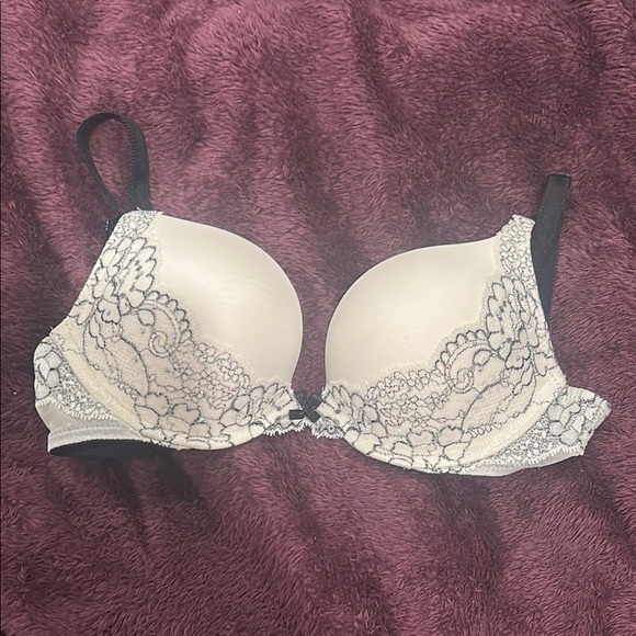 Victoria's Secret | Intimates & Sleepwear | 32a Victorias Secret Dream ...